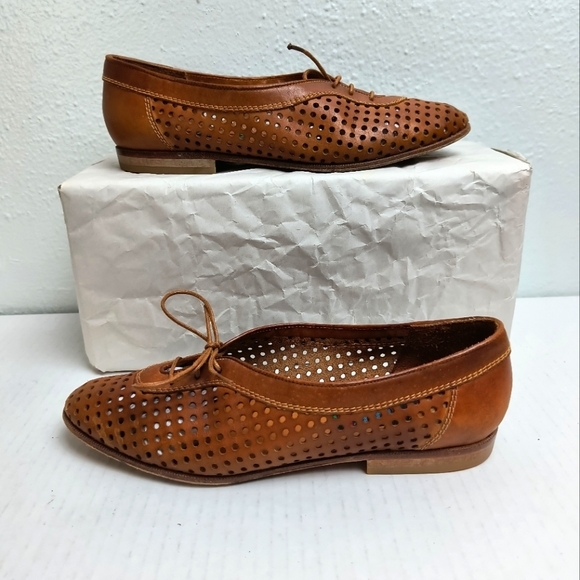 Van Eli | Shoes | Van Eli Made In Italy Perforated Flat Loafers Shoes ...